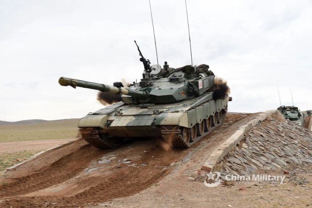 VT-4外贸坦克改名99AE？和解放军99A主战有什么关系？_凤凰网
