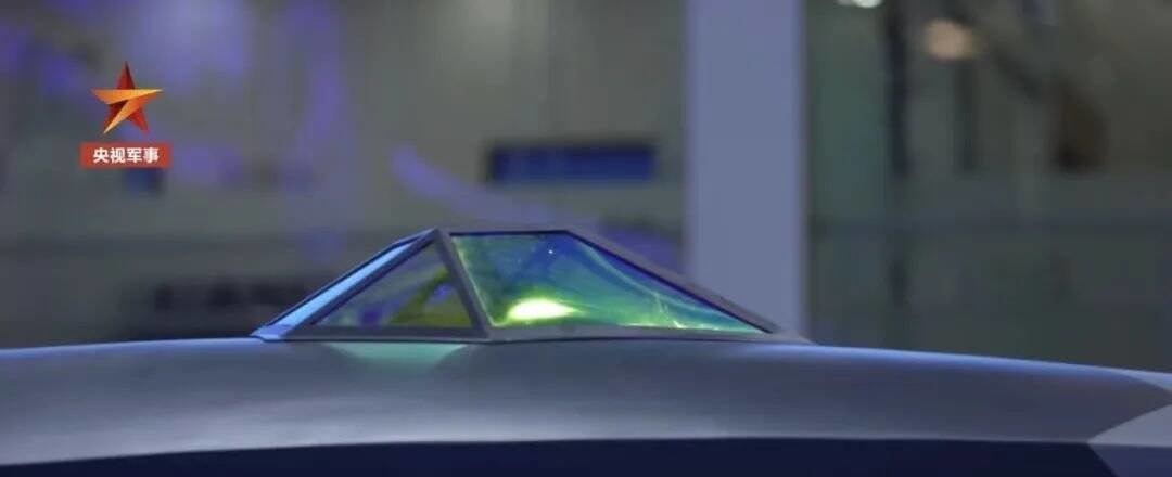 采用DSI进气道的隐身无人机：飞鸿-97A航展首秀__凤凰网