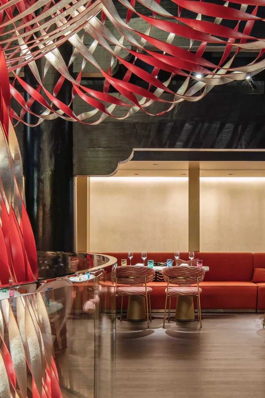 LV中国首家餐厅，从秀场卷到餐桌来了？_凤凰网