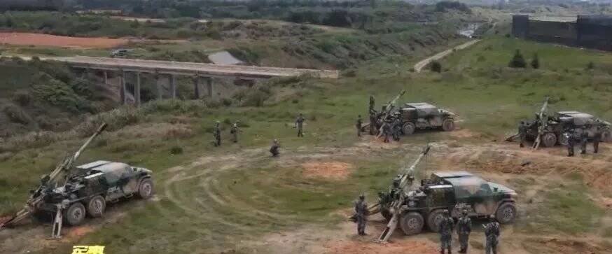 采用猛士底盘的122毫米车载炮——PCL-171_凤凰网