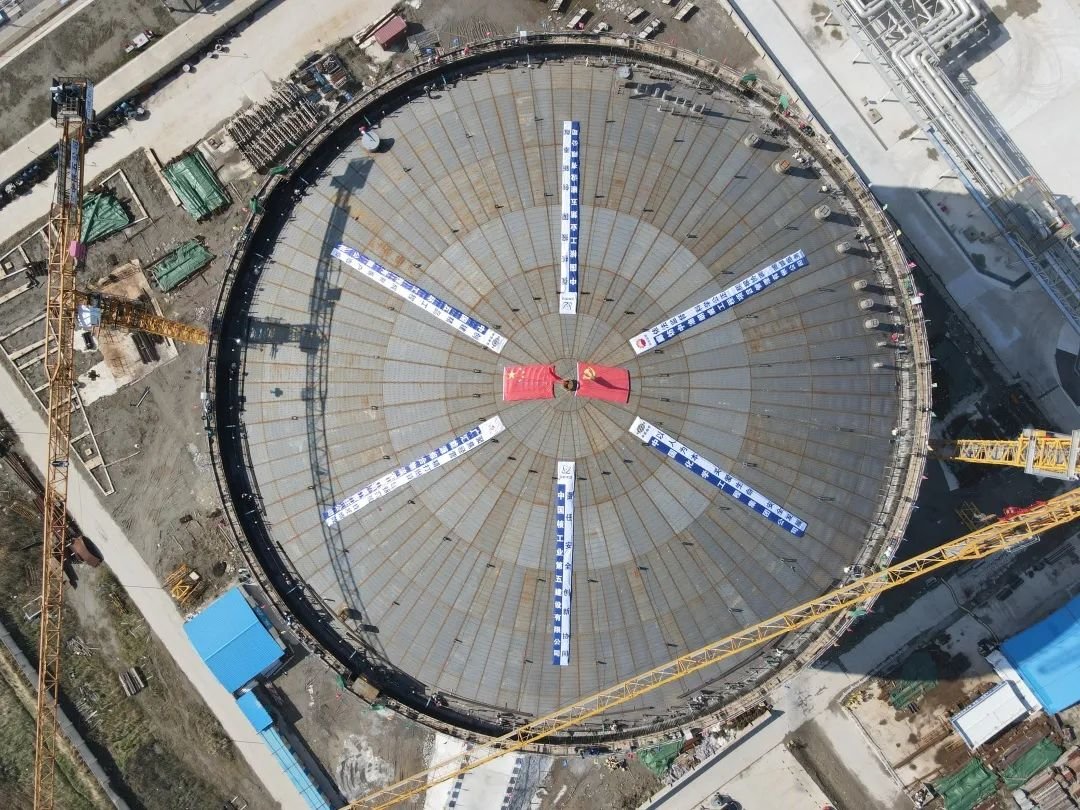 南通能源保供再添力量！6号20万立LNG储罐升顶成功凤凰网江苏_凤凰网