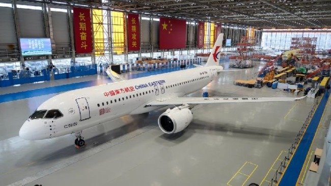 首架C919交付，成中国航空工业发展新“里程碑”_凤凰网