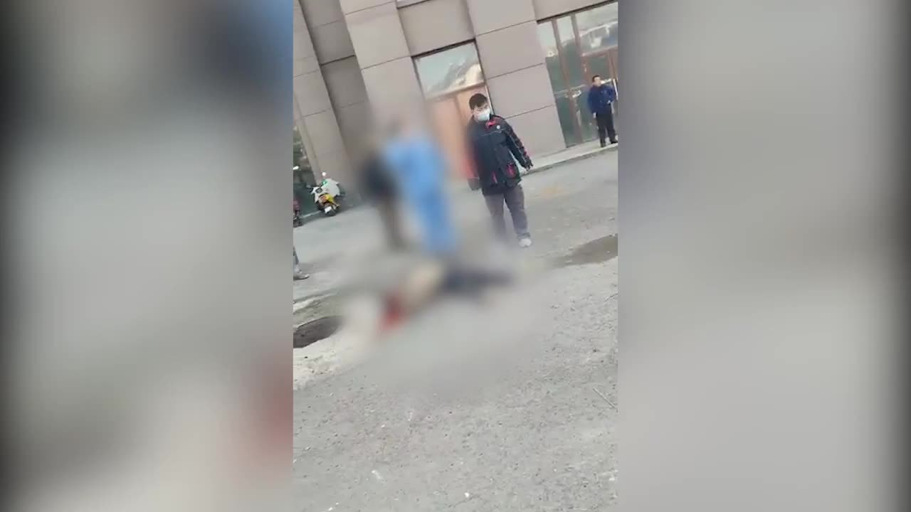 鞭炮扔入下水道井盖被炸飞,阜南一男孩头部受伤凤凰网视频凤凰网