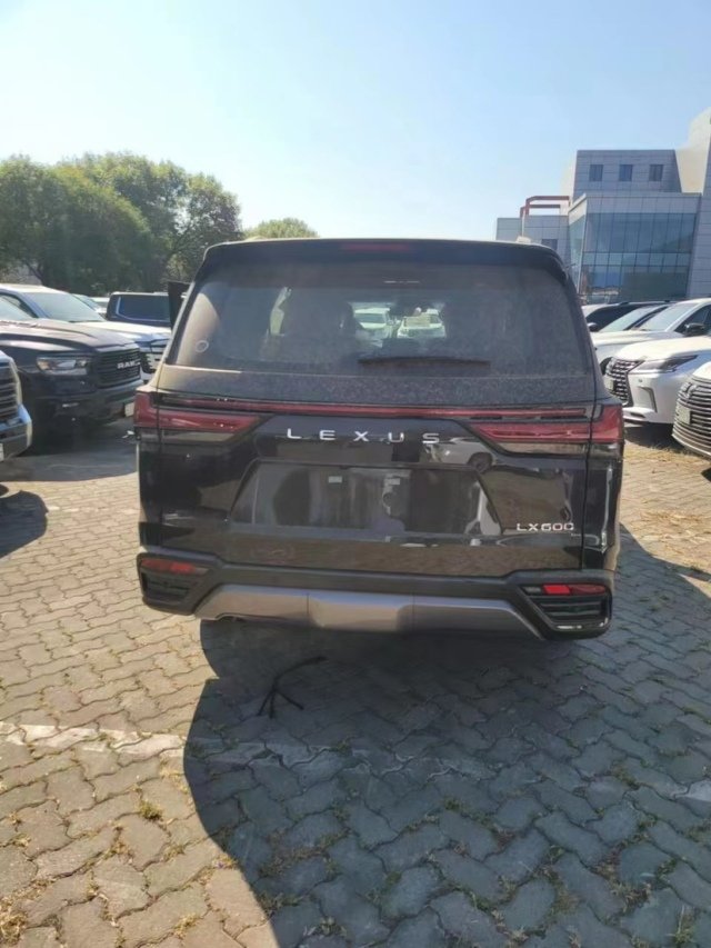 2022款雷克萨斯LC600四座行政VIP版_凤凰网汽车_凤凰网