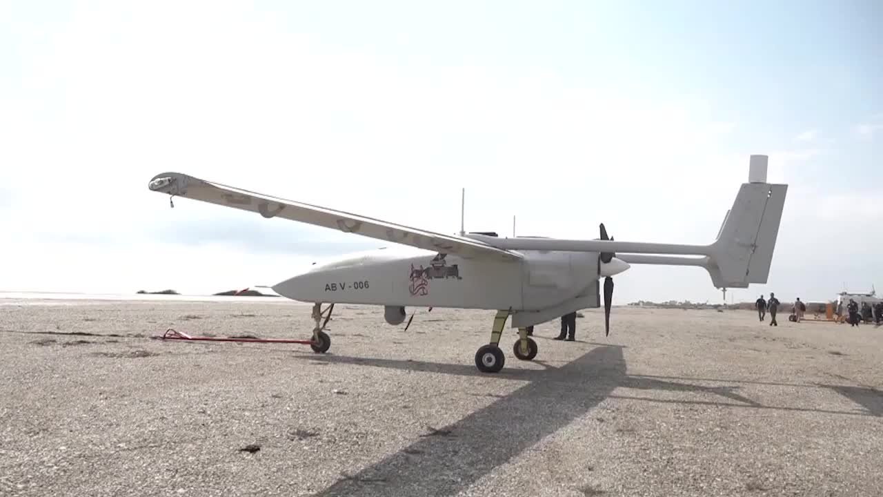 “燕子-5”无人机亮相伊朗军演_凤凰网视频_凤凰网