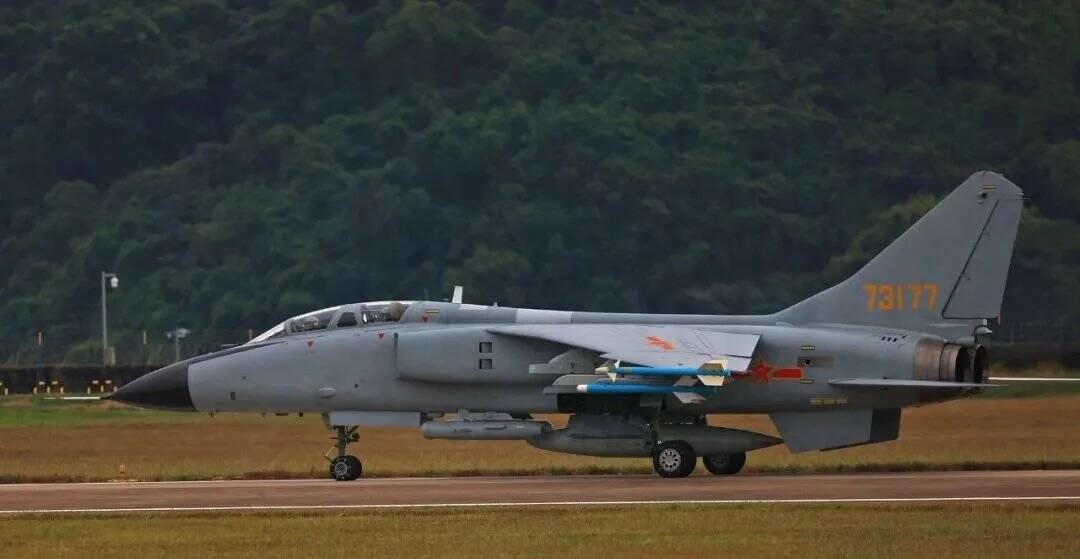 “老豹有新弹”——细品十四届珠海航展歼轰-7A2展露的新质打击能力__凤凰网