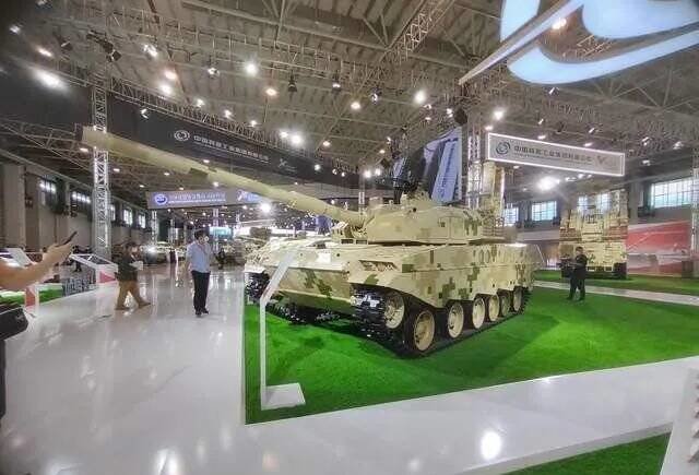 无人化驾驶，可携带无人机，中国外贸坦克VT5-U首亮相__凤凰网