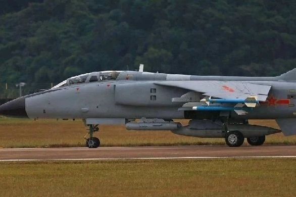 “老豹有新弹”——细品十四届珠海航展歼轰-7A2展露的新质打击能力_凤凰网