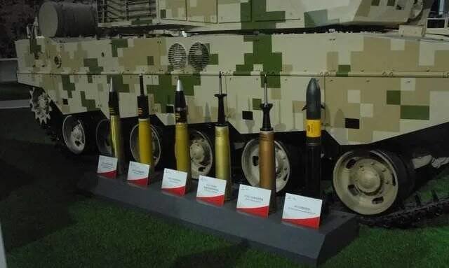 无人化驾驶，可携带无人机，中国外贸坦克VT5-U首亮相__凤凰网