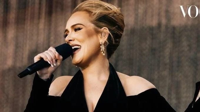 沉寂六年华丽回归，Adele实力演绎一切痛苦皆是馈赠_凤凰网