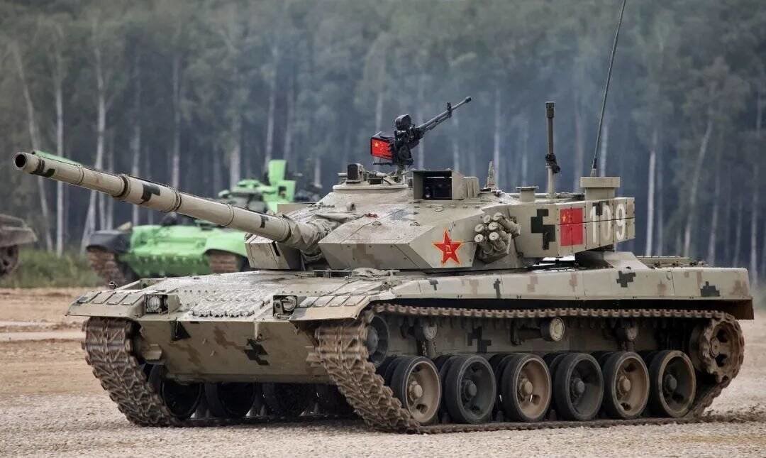 我国坦克炮为什么有一块布而西方坦克没有？_凤凰网
