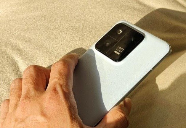 小米13 Ultra 90W快充头现身闲鱼_凤凰网