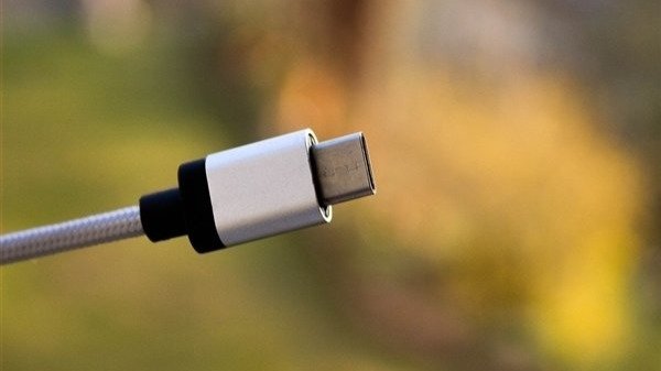 iPhone 15要用 苹果iOS已被证实加密USBC接口：别想兼容了_凤凰网