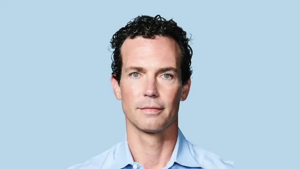 苹果云工程副总裁Michael Abbott将于2023年4月离职 由iTunes之父Jeff Robbin接任_凤凰网