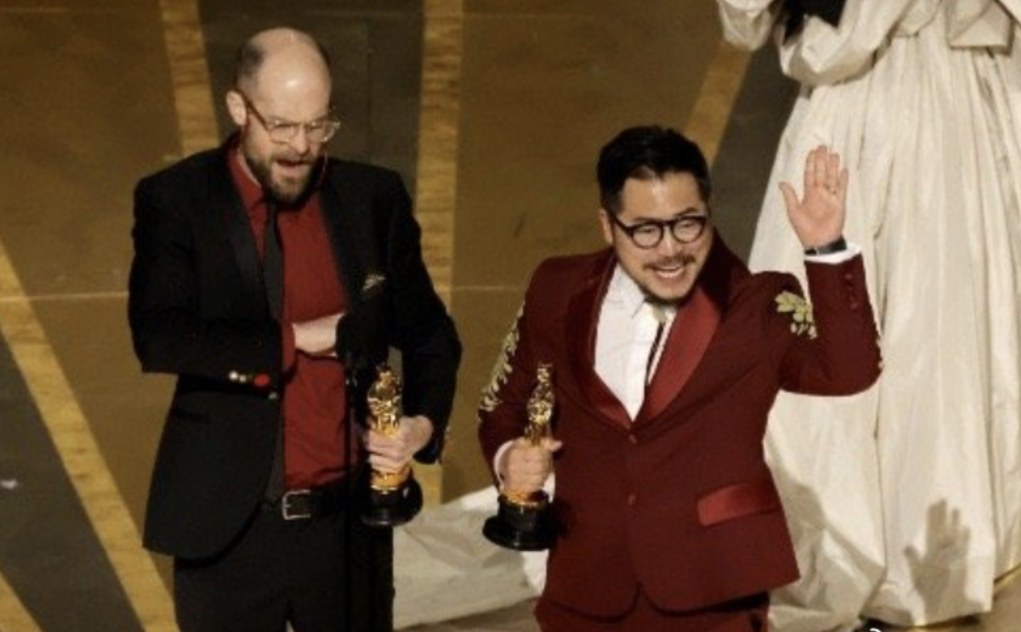 杨紫琼布兰登·费舍获第95届奥斯卡最佳男女主！《瞬息全宇宙》获最佳影片_凤凰网娱乐_凤凰网