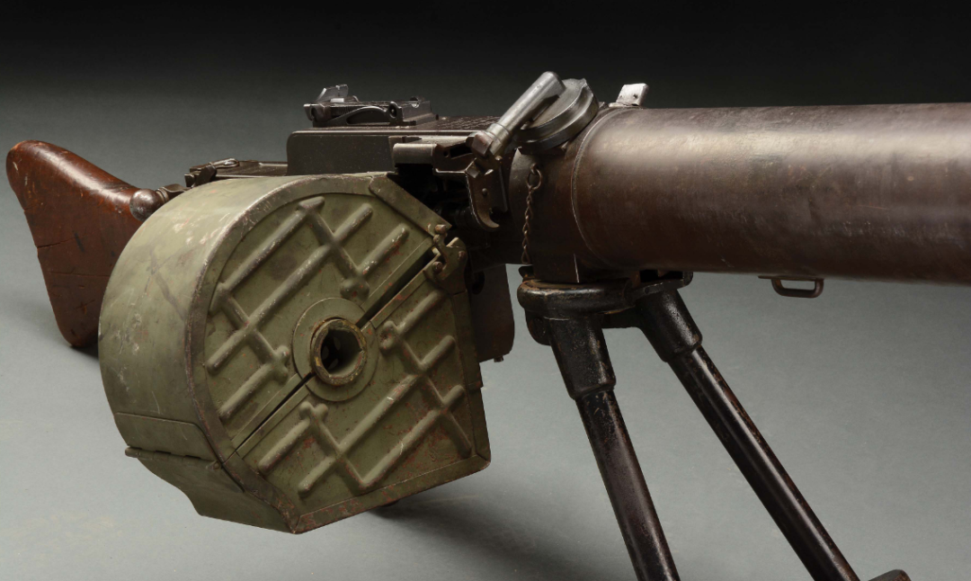 士兵如何抱着四十斤的圆木冲锋？一战德国MG08/15水冷“轻”机枪_凤凰网