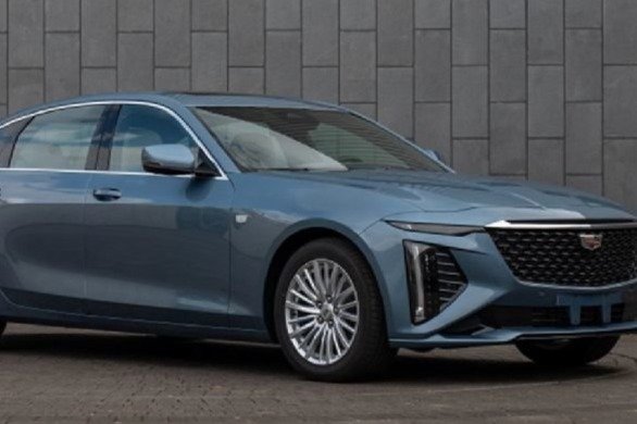 2023款凯迪拉克CT6实车现身，外观更年轻，换装双联屏，配2.0T