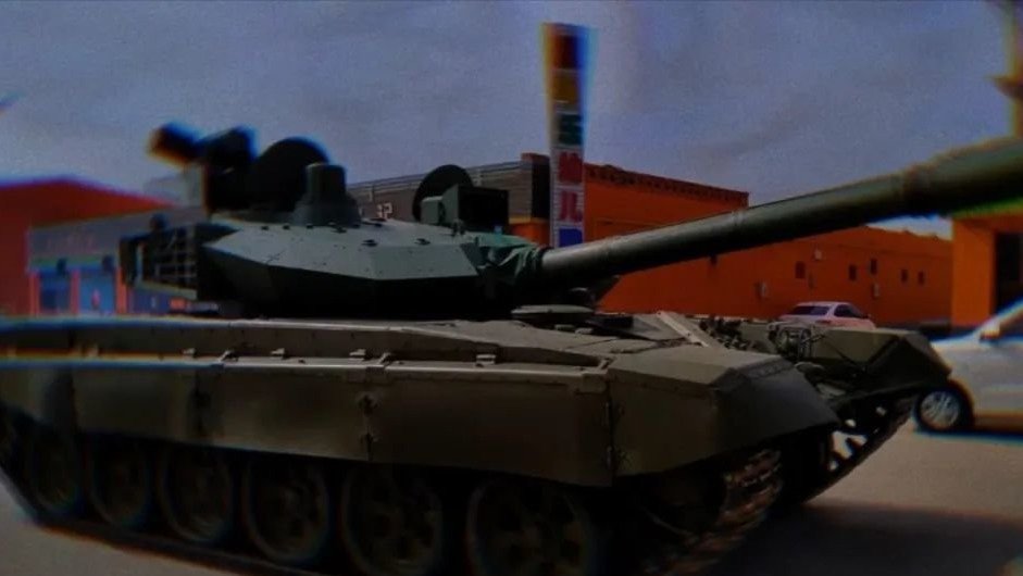 中国又出新坦克！T-72车体顶着VT-4炮塔，包头街头“缝合怪”在憋什么大招？_凤凰网