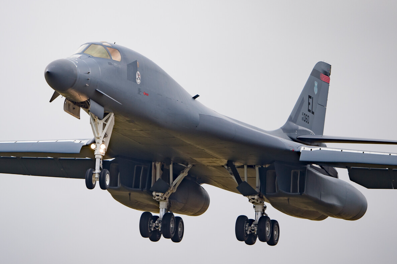 美军B-1B轰炸机时隔半月再次飞抵朝鲜半岛参加军演凤凰网北美_凤凰网