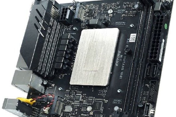尔英科技推出板载CPU主板，ITX规格可选i7-12700H/i5-12500H_凤凰网