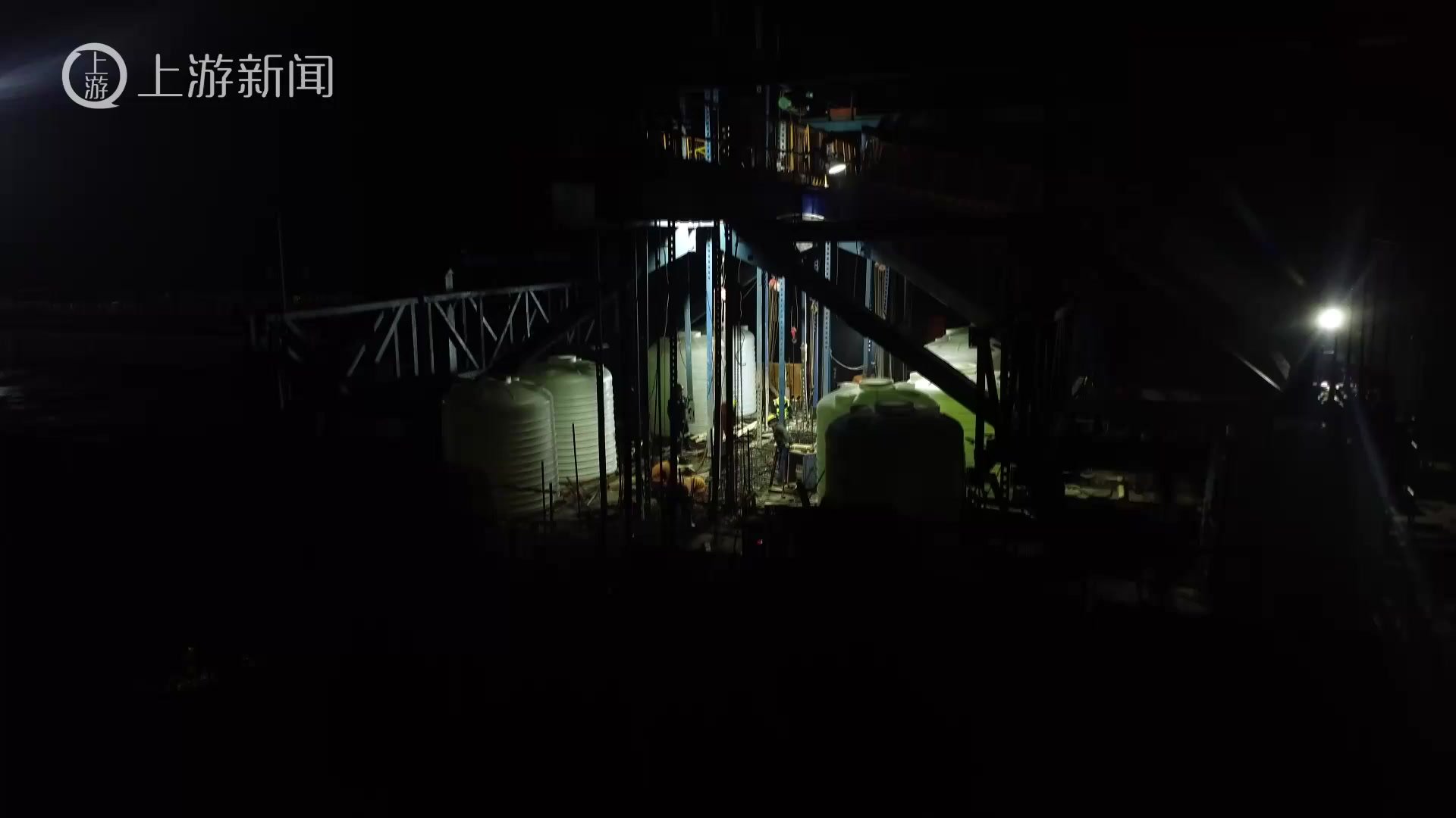 今日凌晨!国内在建最大跨径连续刚构桥单幅合龙 凤凰网视频 凤凰网
