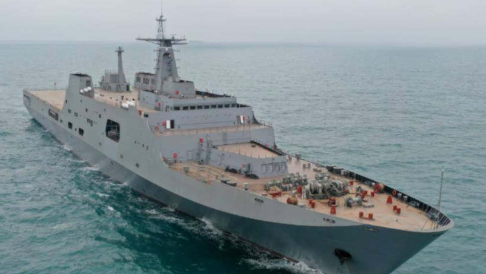 中国造071ET登陆舰交付泰国 成东南亚地区最大军舰_凤凰网