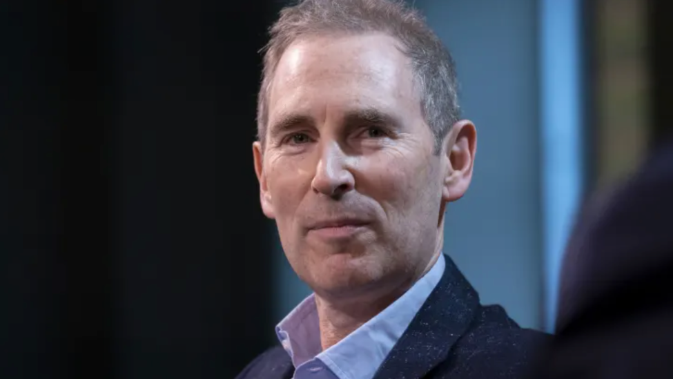 AI哨所 | 亚马逊加入AI大战 CEO：好的大语言模型得耗费数十亿美元训练_凤凰网