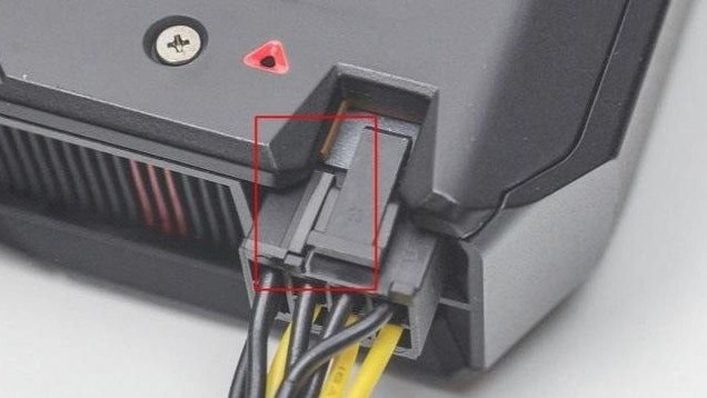 AMD RX 7600公版显卡不兼容部分6加2针电源线_凤凰网