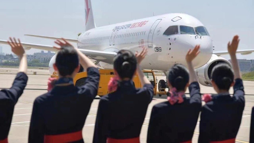 C919商业首飞，上海到成都票价不到1000元，飞机订单总价值已超7000亿_凤凰网