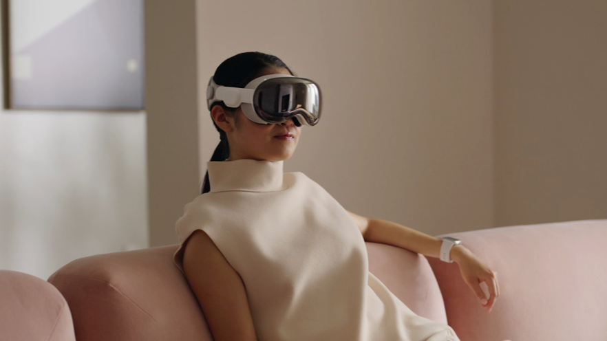 首个混合现实设备Apple Vision Pro发布：内置M2+R1芯片_凤凰网