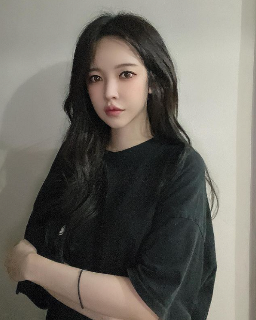 韩国美女网红边娥英柬埔寨旅游去世！身裹红布被扔水沟，满身伤痕累累_凤凰网