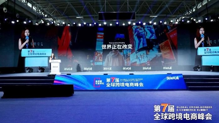 Canva企业生态负责人Kathy：AIGC是工蜂 为品牌内容提效_凤凰网