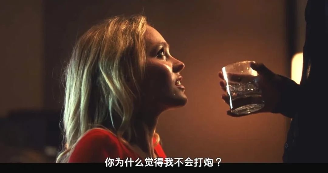 4.1分疯狂擦边！顶级女爱豆拍“小黄片”，被骂上天了！_凤凰网