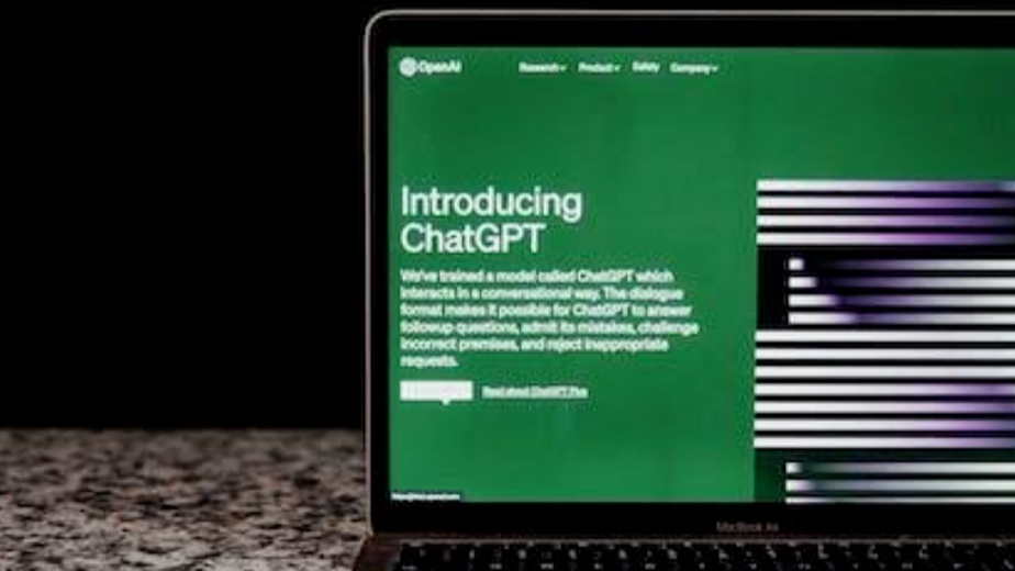 ChatGPT越来越受欢迎 OpenAI正考虑为AI软件打造一个应用商店_凤凰网