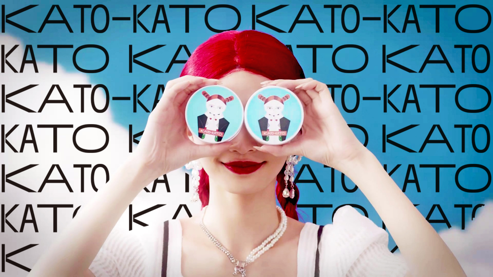 多巴胺甜妹的快乐密码！KATO-KATO联名新锐艺术家，探索鬼马少女的梦境空间凤凰网山东_凤凰网