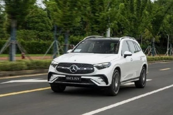 奔驰绷不住了，全新GLC长轴版全面升级！要成最卖座的BBA？_凤凰网