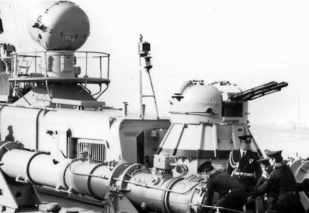 苏联AK-230双30mm舰载高炮，曾是苏联黑科技，无奈关键指标低_凤凰网