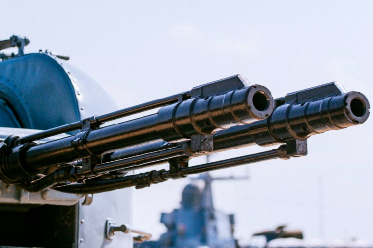 苏联AK-230双30mm舰载高炮，曾是苏联黑科技，无奈关键指标低_凤凰网