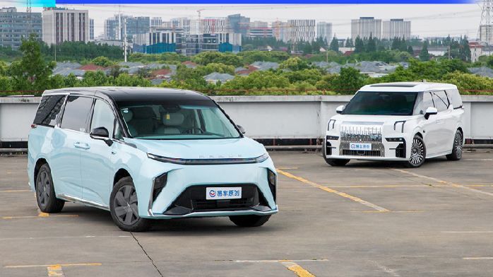 纯电MPV新对话 大家MIFA9对比极氪009_凤凰网