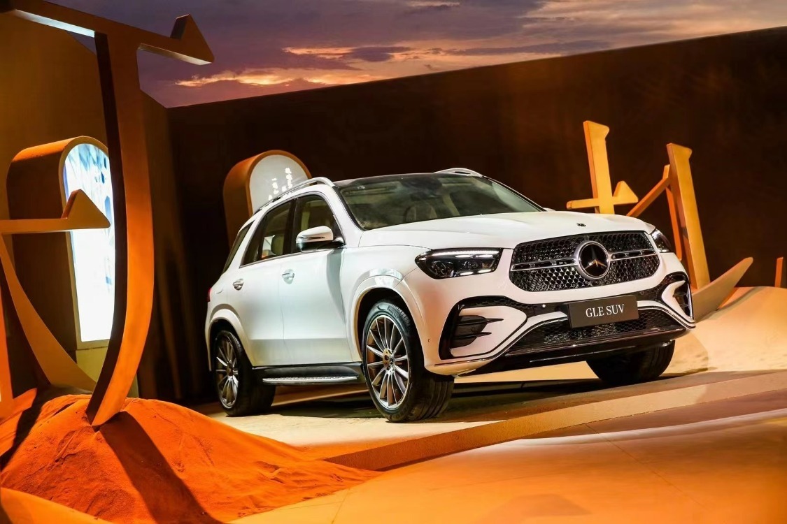 新一代梅赛德斯-奔驰GLE SUV上市 售价69.98万起_凤凰网