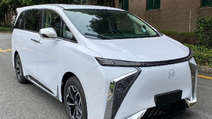 合创V09实拍曝光！第4季度上市 PK腾势D9 EV_凤凰网