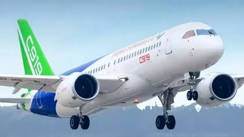 又一架！东航接收第二架C919将执飞沪蓉快线，国产大飞机商业运营再提速_凤凰网