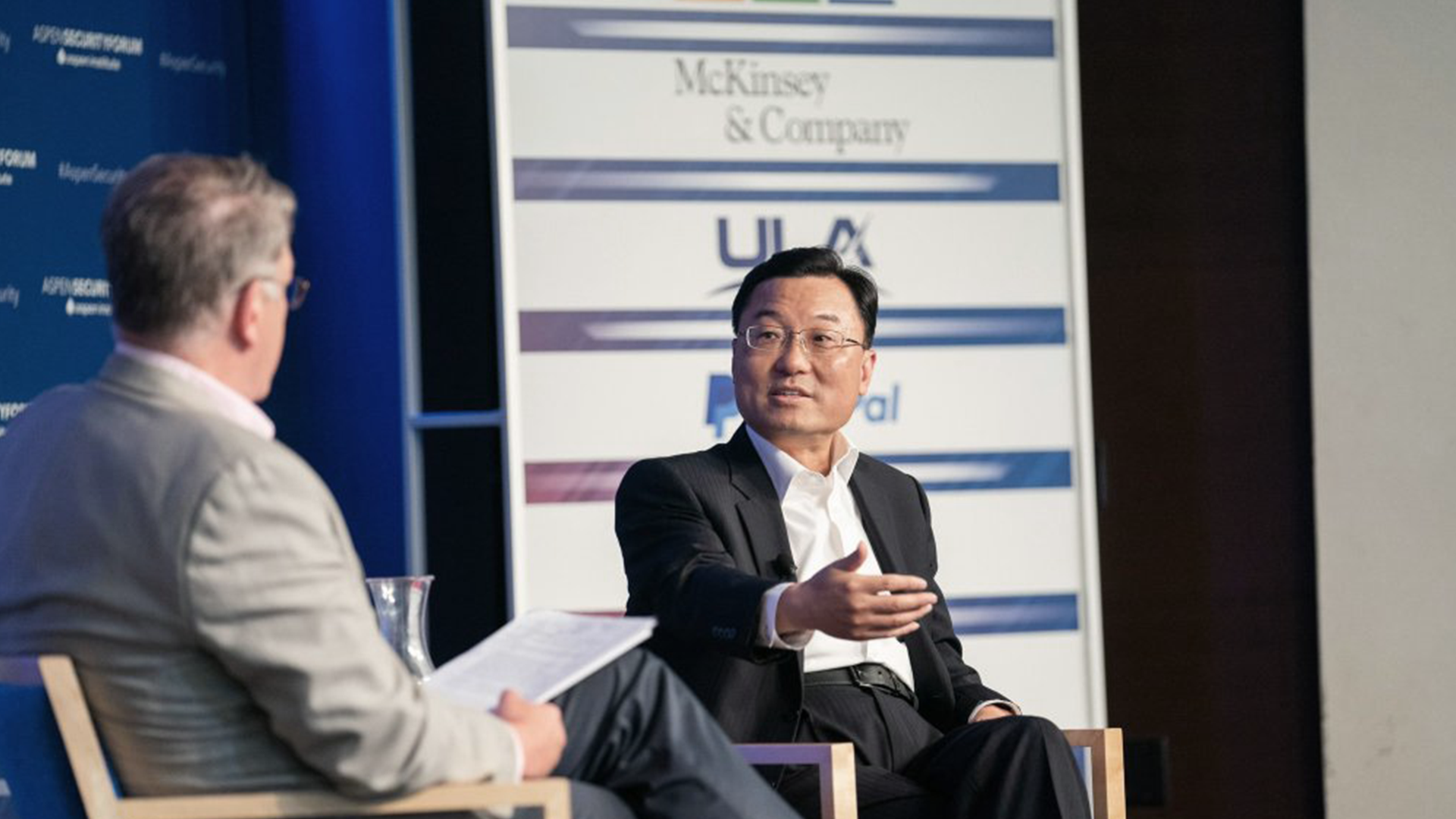 中国驻美大使谢锋：人不犯我我不犯人，人若犯我我必犯人，中方不希望世界降下 铁幕”，也不希望拉下 硅幕”凤凰网资讯凤凰网