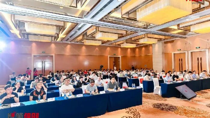 智领信创，2023用友U8 cloud V5新品南京震撼上市_凤凰网区域_凤凰网