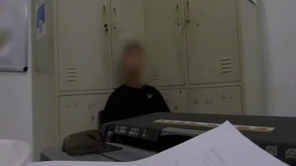 男子吃见手青中毒报警称开车撞了人,问自己要被关几天凤凰网视频凤凰网