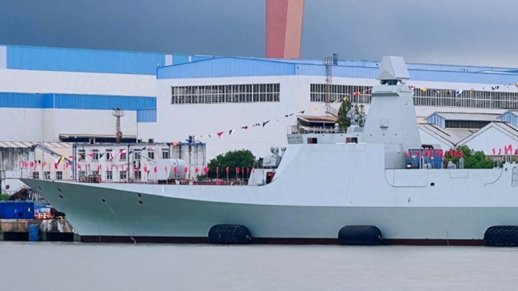中国新一代054B护卫舰问世 为055大驱改进趟路？_凤凰网