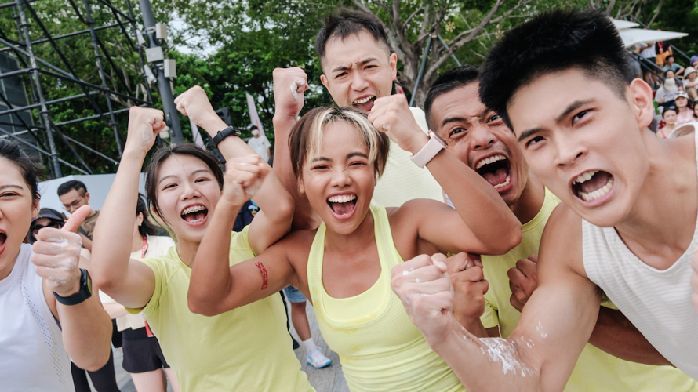 我们去参加了 lululemon 年度最大社区活动，找到了快乐的秘密_凤凰网