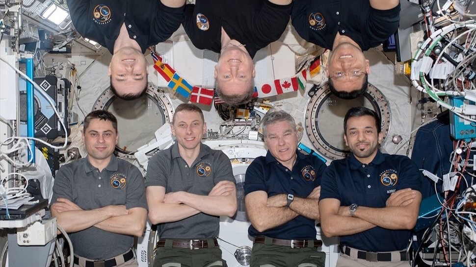 NASA Crew-6任务四名宇航员乘坐SpaceX龙飞船返回地球_凤凰网