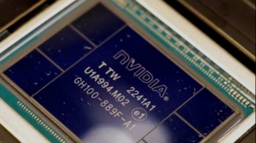 疯狂的 H100 显卡_凤凰网