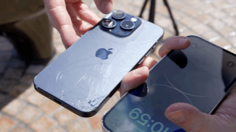 iPhone 15 Pro全球首次跌落测试：钛金属似乎没有想象那么好_凤凰网
